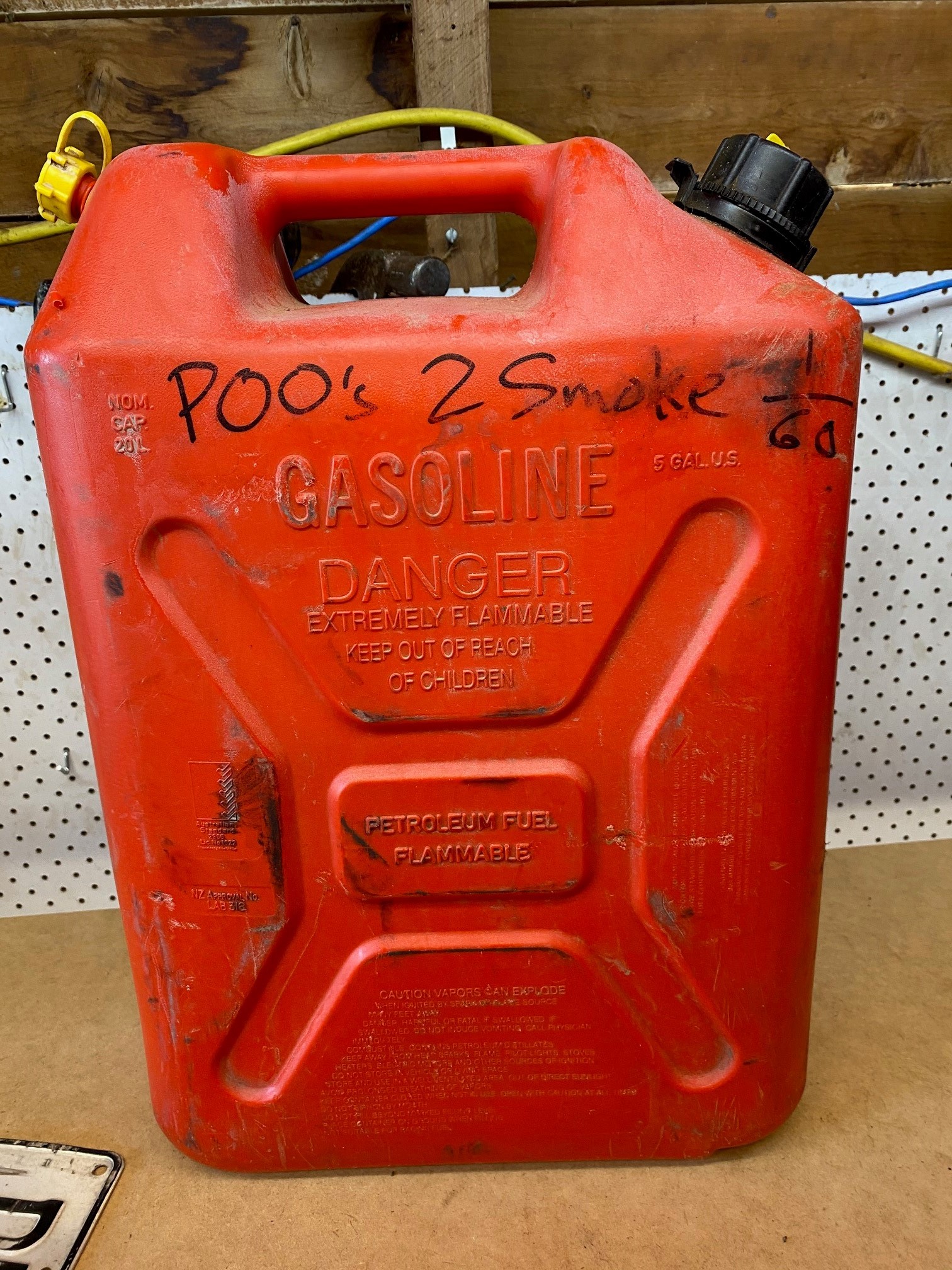 What you need to mix 2 stroke (cycle) fuel - 2 Stroke Mix